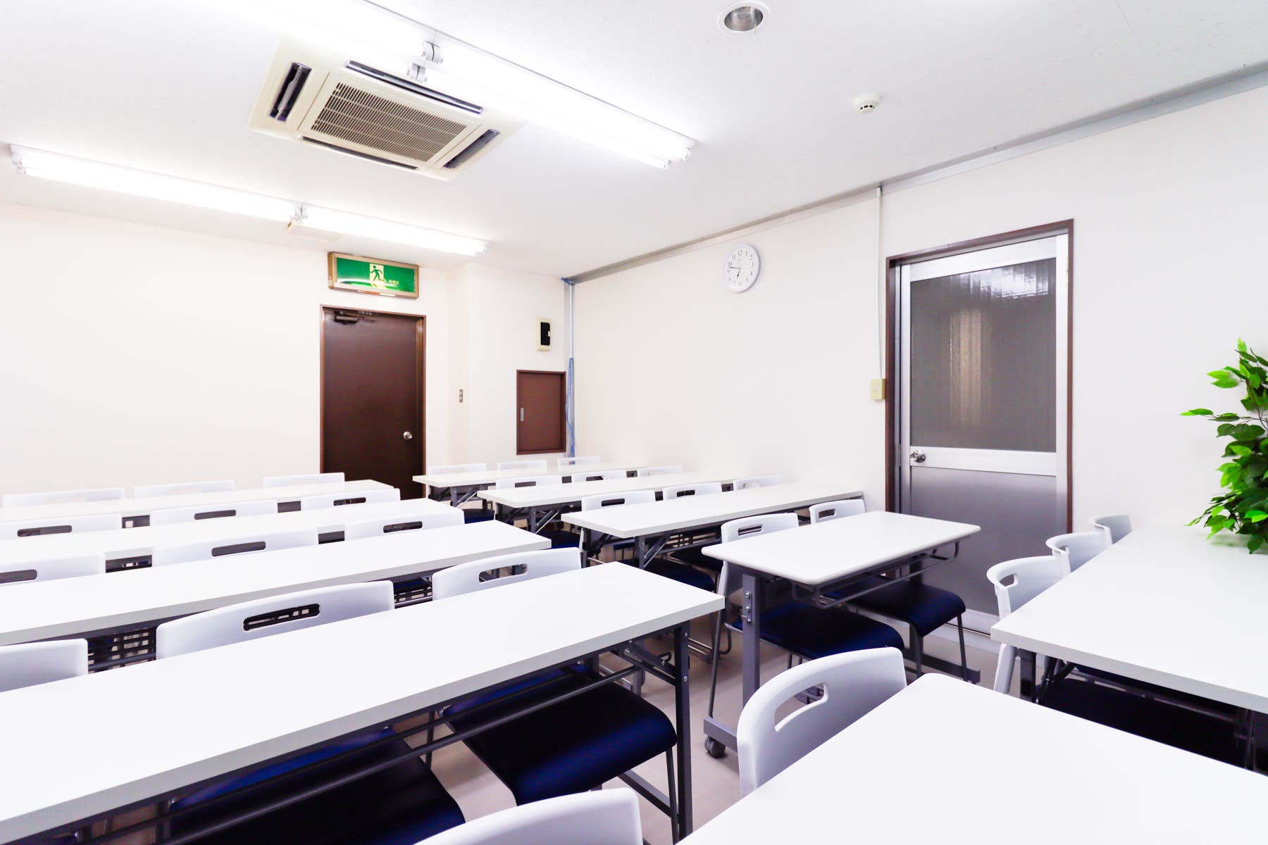 【名古屋駅E4出口徒歩3分！28名！】55型モニター・10Gbps光回線・WiFi全て無料！ふれあい貸し会議室 名古屋No145の写真4