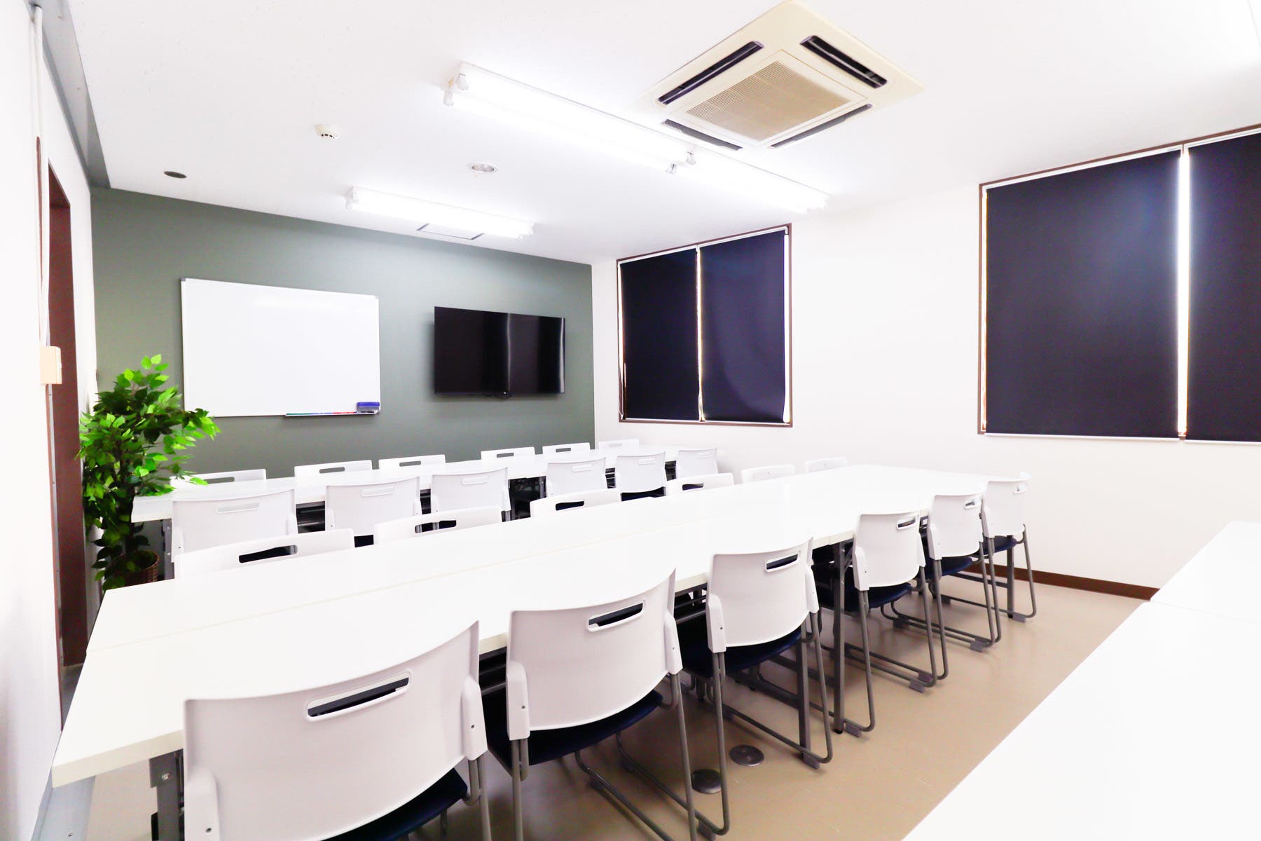 【名古屋駅E4出口徒歩3分！28名！】55型モニター・10Gbps光回線・WiFi全て無料！ふれあい貸し会議室 名古屋No145の写真8