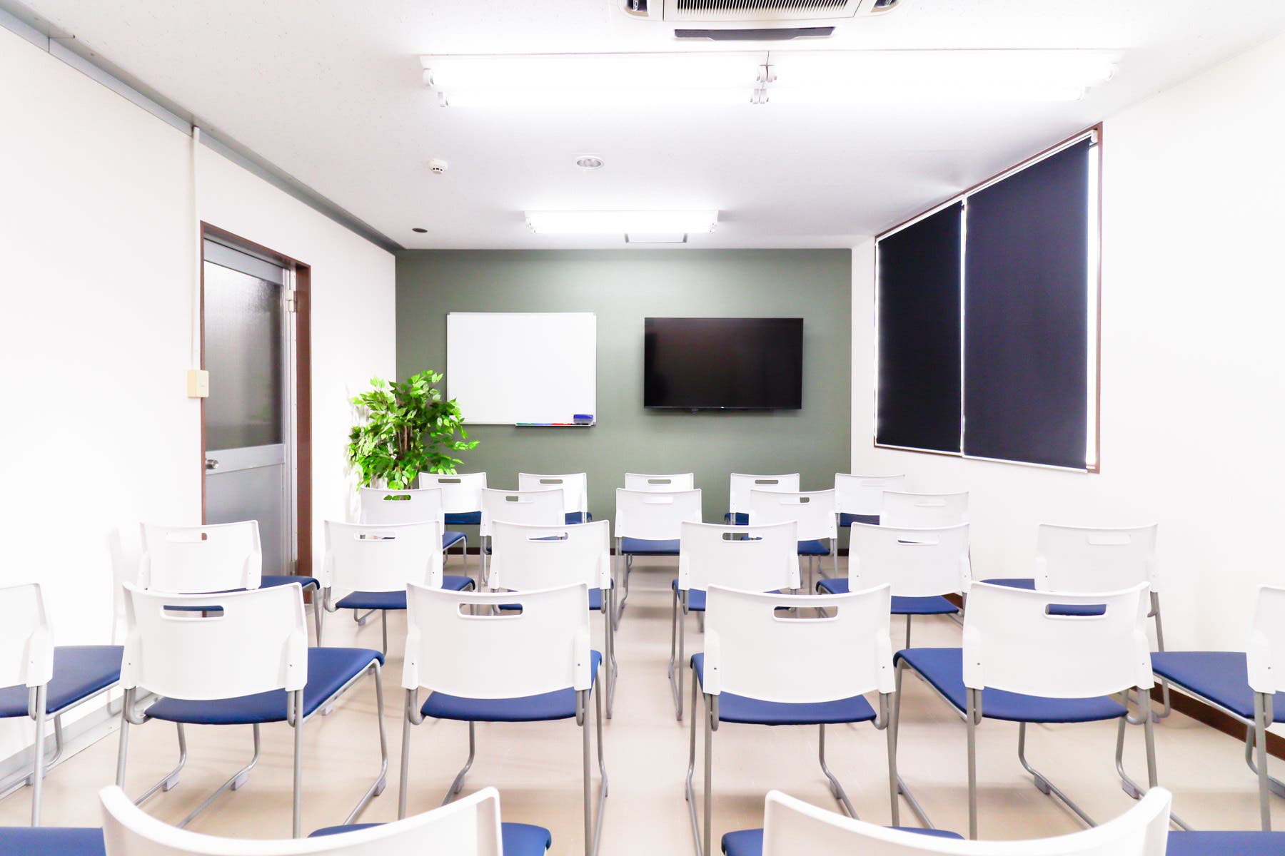 【名古屋駅E4出口徒歩3分！28名！】55型モニター・10Gbps光回線・WiFi全て無料！ふれあい貸し会議室 名古屋No145の写真16