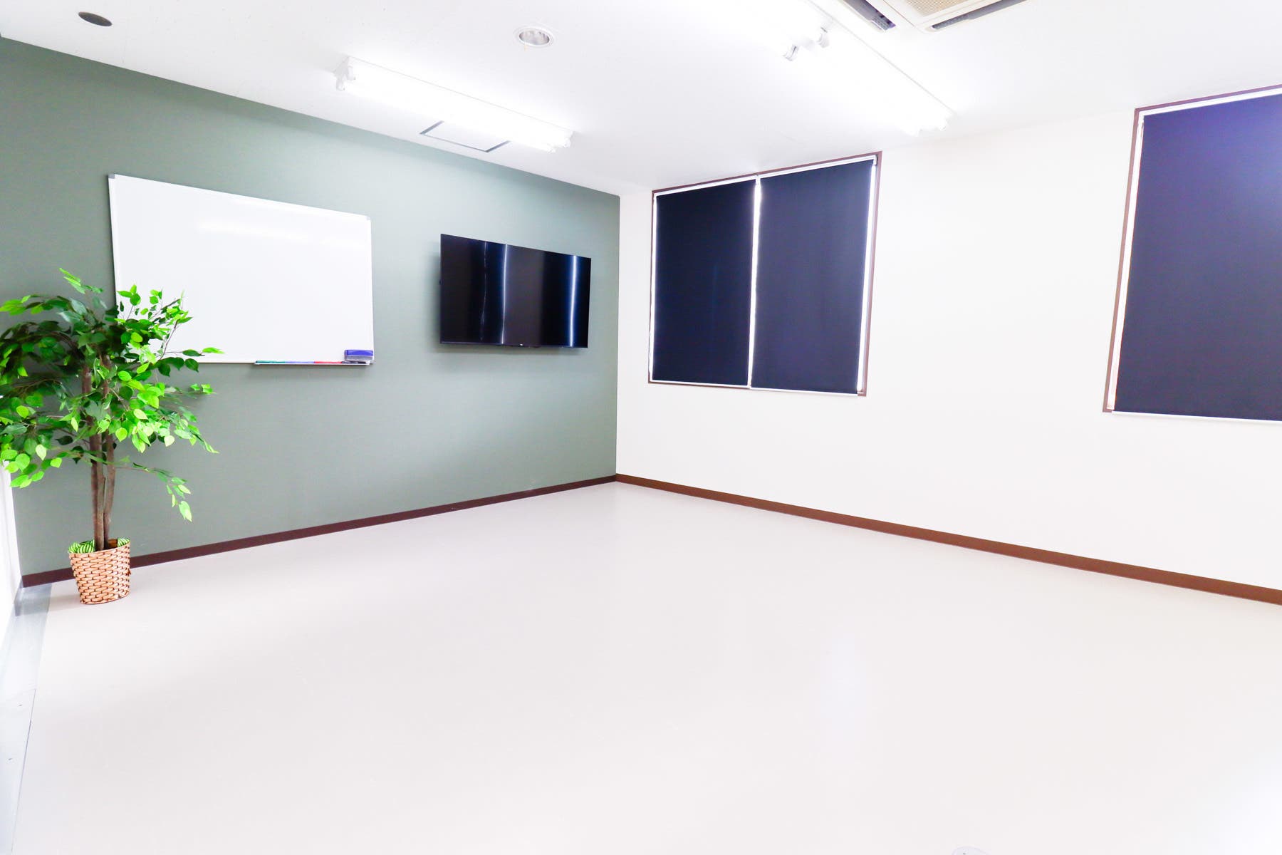 【名古屋駅E4出口徒歩3分！28名！】55型モニター・10Gbps光回線・WiFi全て無料！ふれあい貸し会議室 名古屋No145の写真22