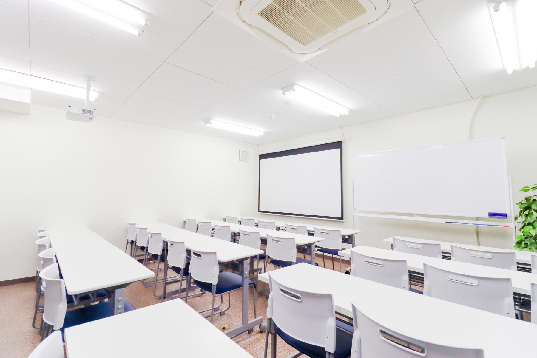 【名古屋駅E4出口徒歩3分！37名！】プロジェクター・10Gbps光回線・WiFi全て無料！ふれあい貸し会議室 名古屋No146の写真3