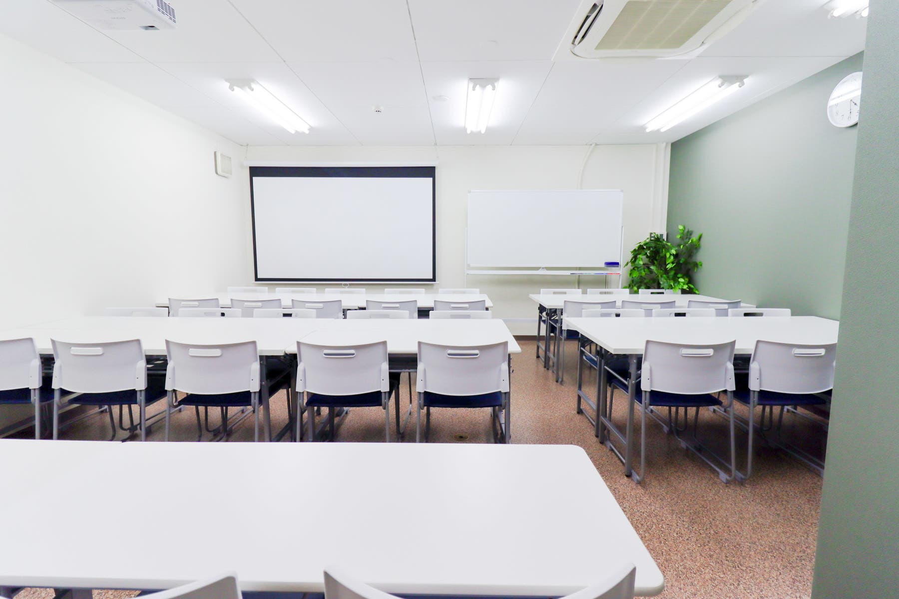 【名古屋駅E4出口徒歩3分！37名！】プロジェクター・10Gbps光回線・WiFi全て無料！ふれあい貸し会議室 名古屋No146の写真6