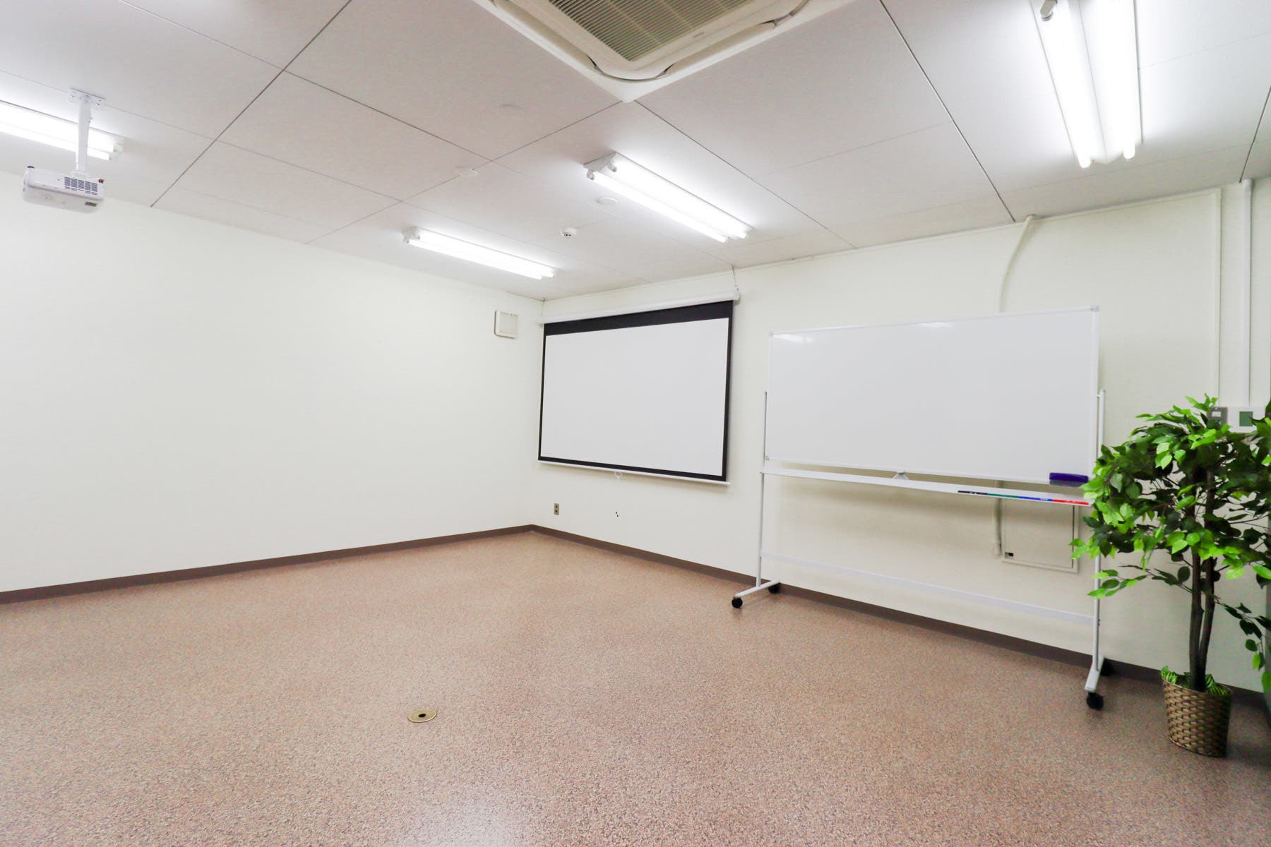 【名古屋駅E4出口徒歩3分！37名！】プロジェクター・10Gbps光回線・WiFi全て無料！ふれあい貸し会議室 名古屋No146の写真21