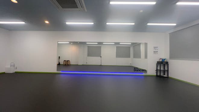 京都山科レンタルスタジオ ダンサーズ 当日予約可能!ダンスの個人練習やレッスンの開催に最適な多目的スペースですの写真1