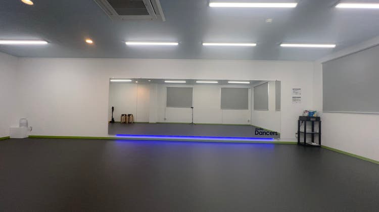 京都山科レンタルスタジオ ダンサーズ 当日予約可能!ダンスの個人練習やレッスンの開催に最適な多目的スペースですの写真1