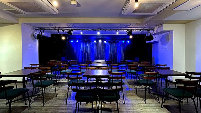 京都河原町駅から歩いて5分!プロスペックの音響・配信設備を備えたcafeのような明るい空間のライブハウスです。の写真3