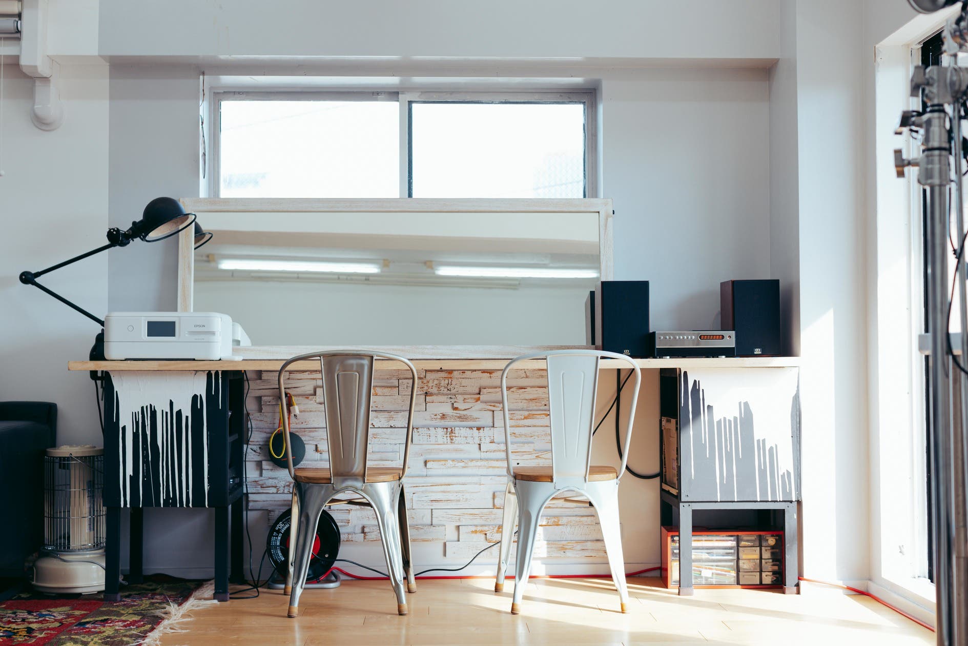 風通しの良いおしゃれなインテリアと白ホリがあるスタジオの写真5