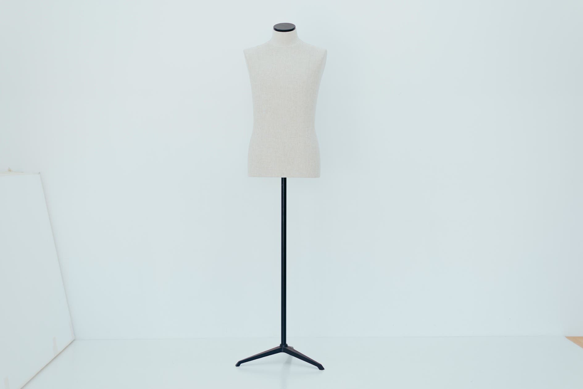 風通しの良いおしゃれなインテリアと白ホリがあるスタジオの写真14