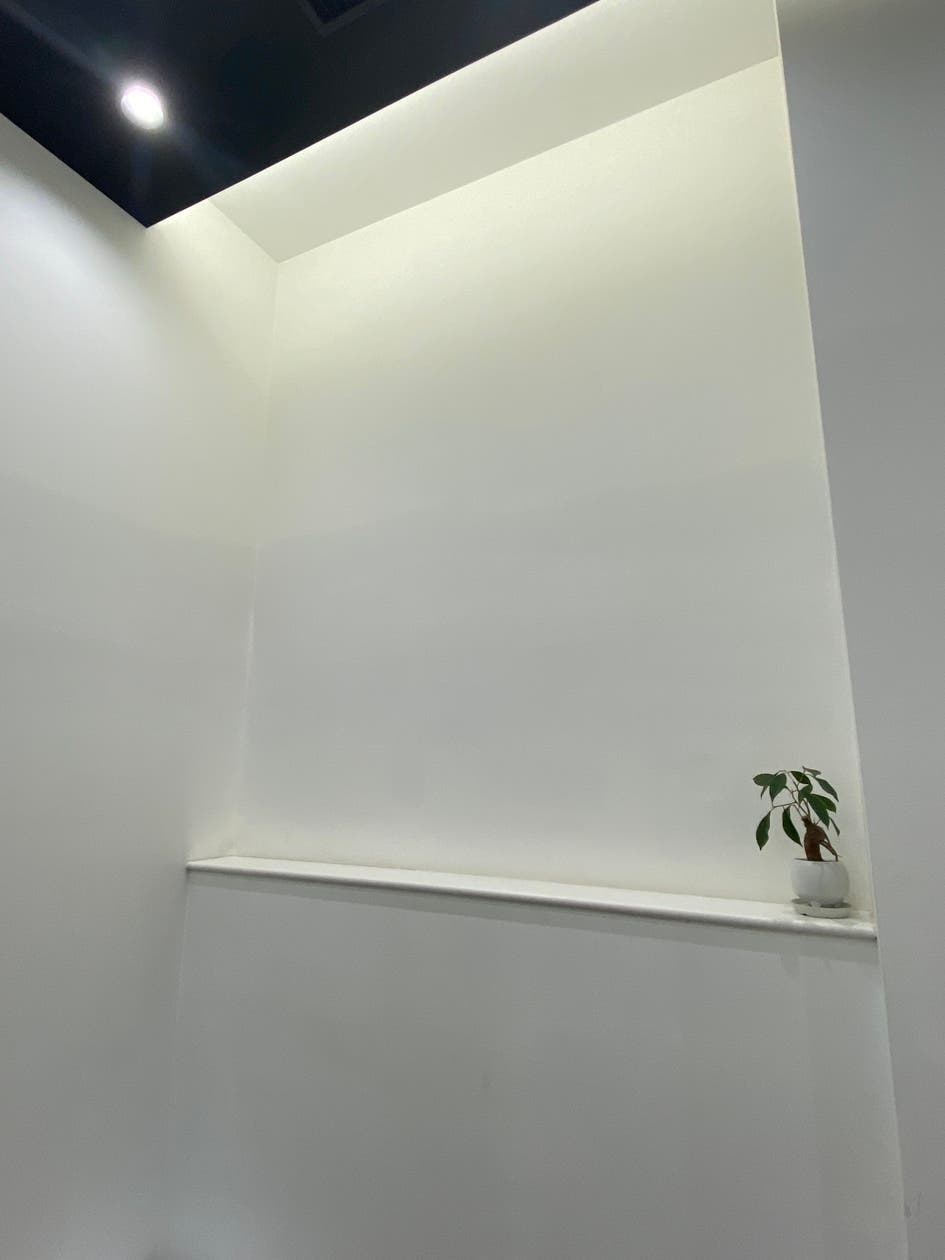 ［路面店・完全個室］特別価格✨ 銀座駅・新橋駅徒歩6分！白基調の広々おしゃれ空間🌿マッサージ・エステ・整体などに◎の写真6