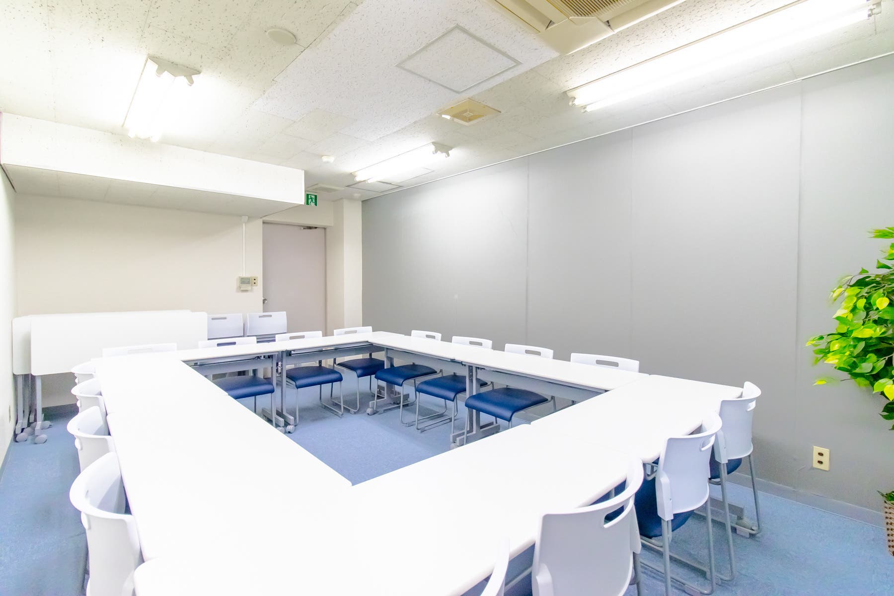 【栄駅12番出口徒歩2分！24名まで利用可！】55型大型モニター・WiFi全て無料！ふれあい貸し会議室 栄No142の写真17