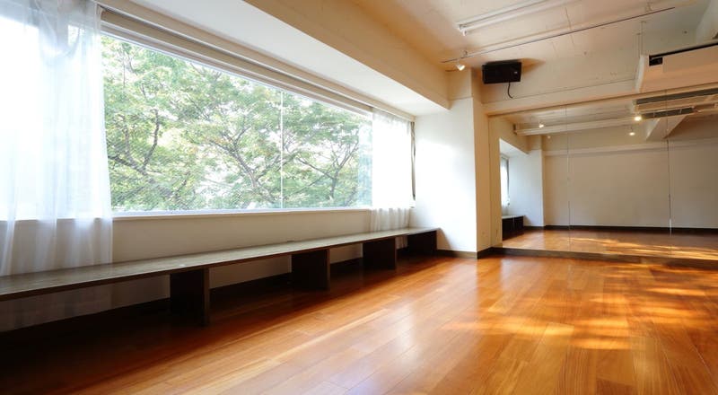 【渋谷駅５分】studio chems 緑が見える、ヨガ、研修、商業用撮影、収録、撮影待合所、展示会