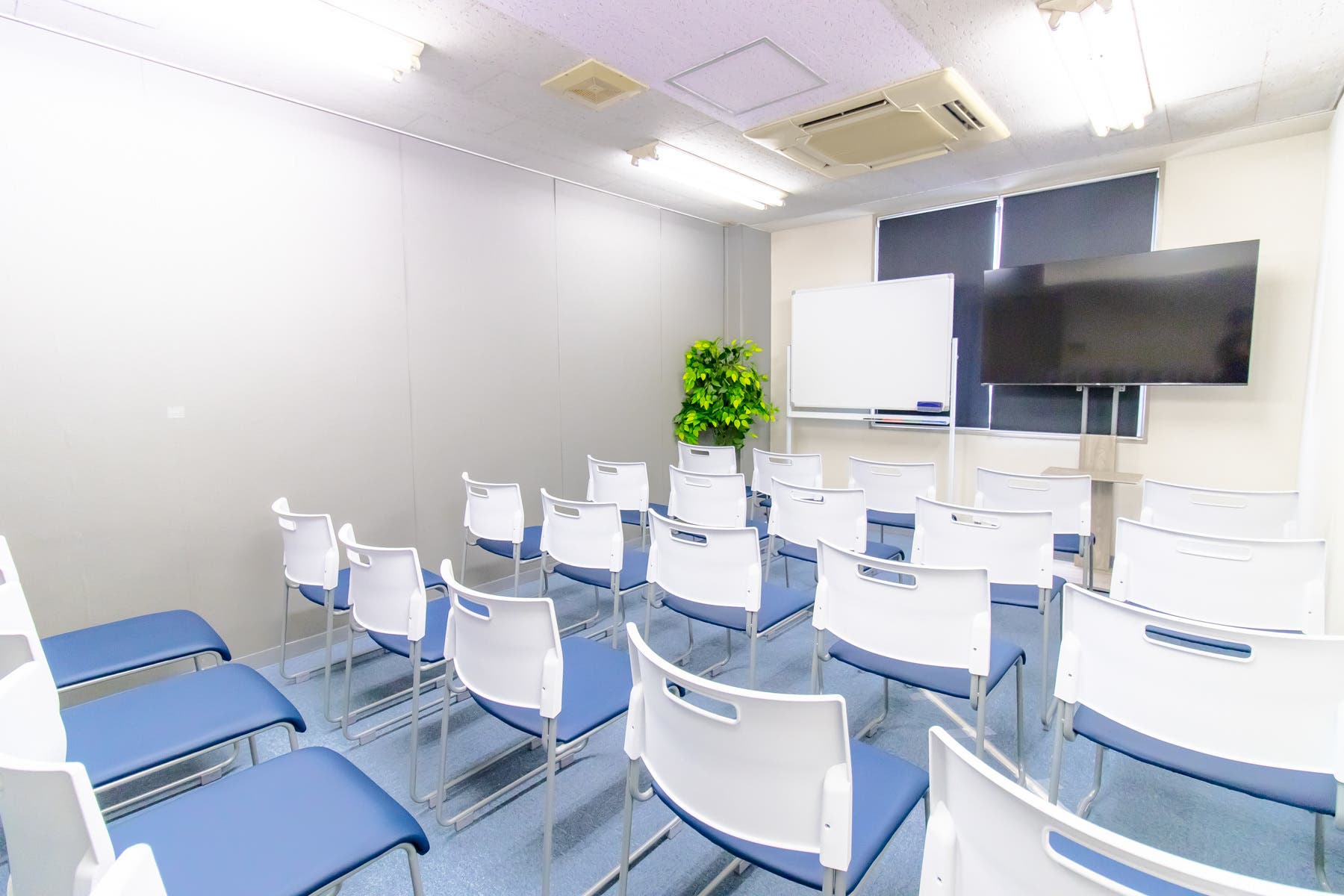 【栄駅12番出口徒歩2分！24名まで利用可！】55型大型モニター・WiFi全て無料！ふれあい貸し会議室 栄No142の写真21