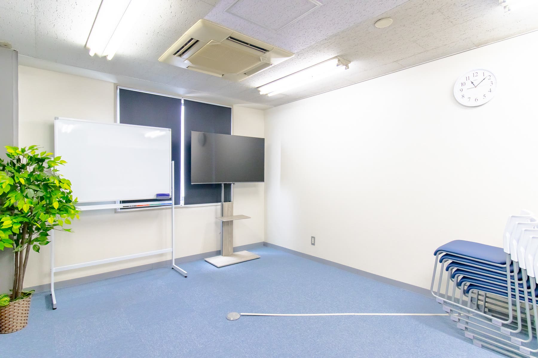 【栄駅12番出口徒歩2分！24名まで利用可！】55型大型モニター・WiFi全て無料！ふれあい貸し会議室 栄No142の写真26