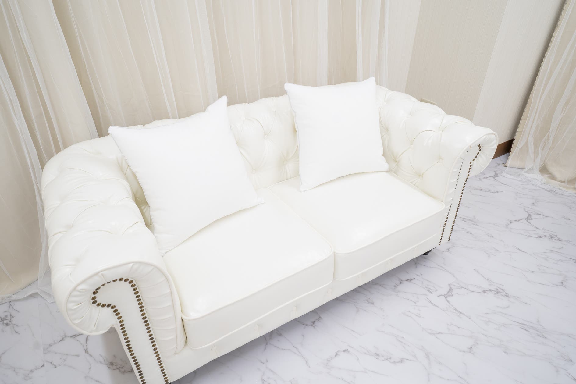 【西新宿】白背景ならココ！高級感溢れるエレガントな空間！西新宿駅、徒歩5秒で圧倒的「美しい」撮影！の写真4