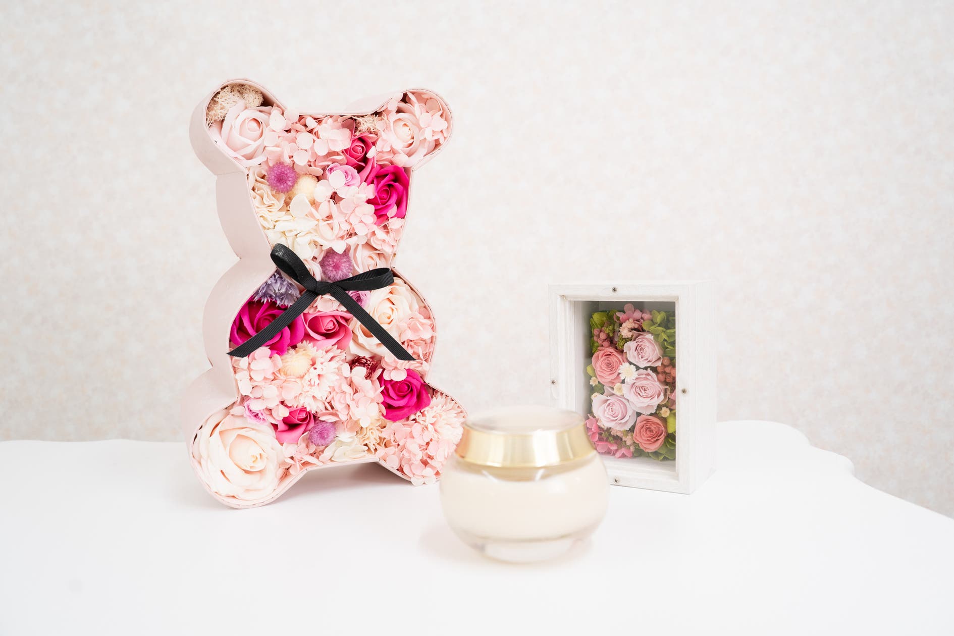 【西新宿】白背景ならココ！高級感溢れるエレガントな空間！西新宿駅、徒歩5秒で圧倒的「美しい」撮影！の写真7