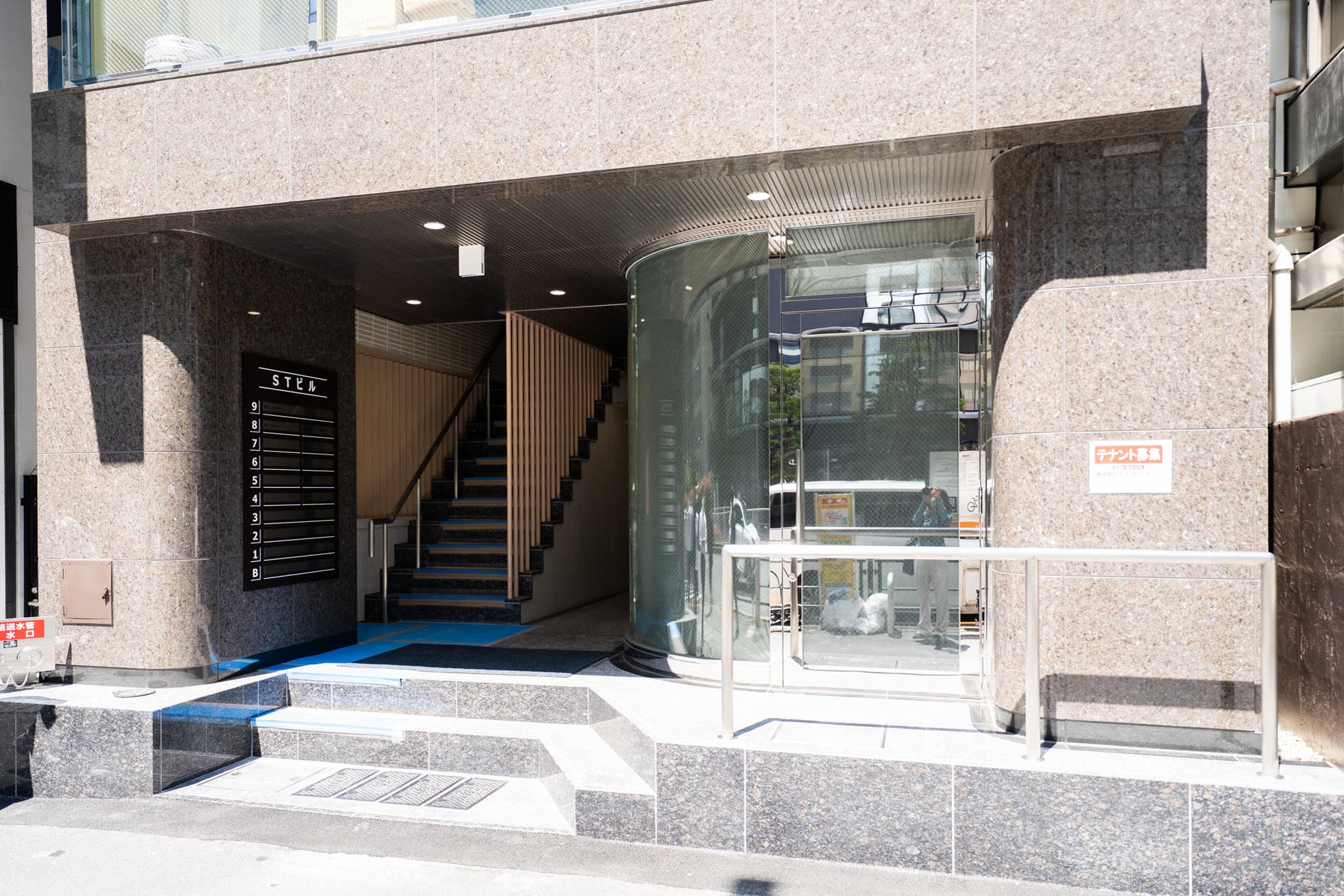 【西新宿】白背景ならココ！高級感溢れるエレガントな空間！西新宿駅、徒歩5秒で圧倒的「美しい」撮影！の写真9