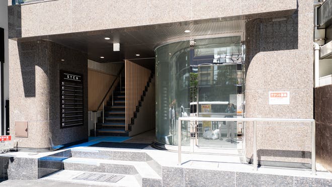 【西新宿】白背景ならココ!高級感溢れるエレガントな空間!西新宿駅、徒歩5秒で圧倒的「美しい」撮影!の写真9