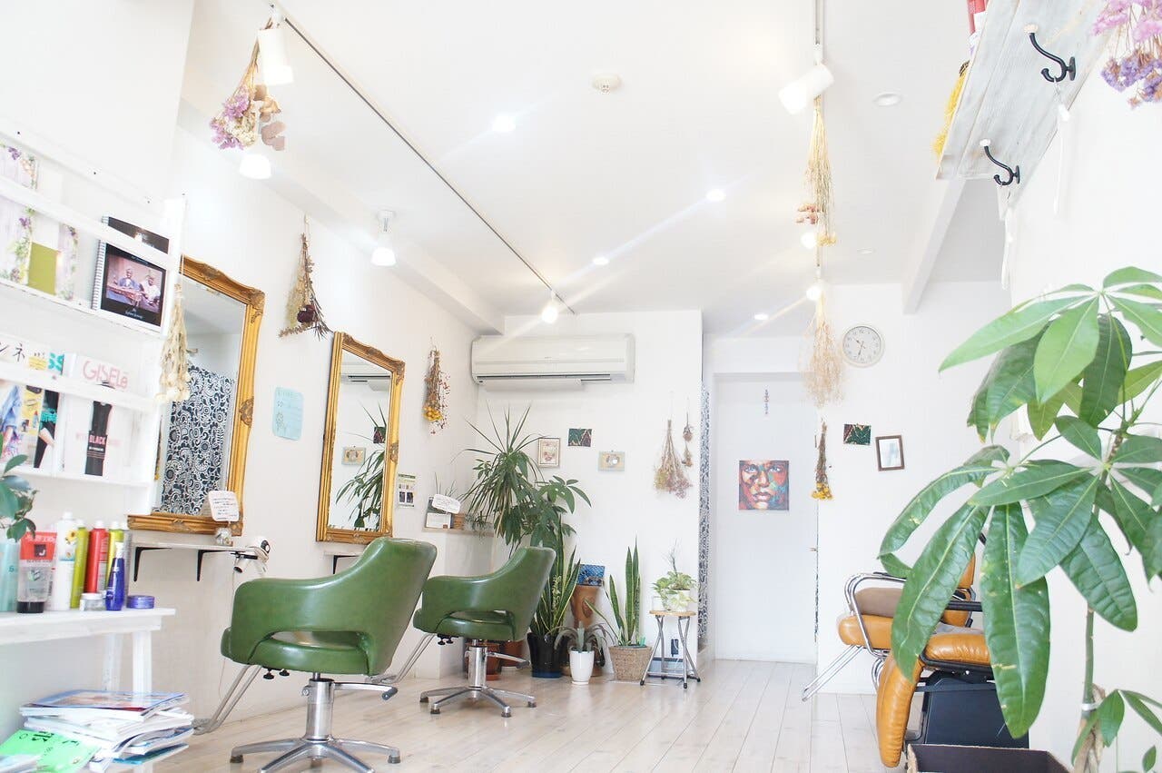 谷町六丁目、谷町四丁目　面貸し　レンタルサロン　材料持ち込みOKの写真1