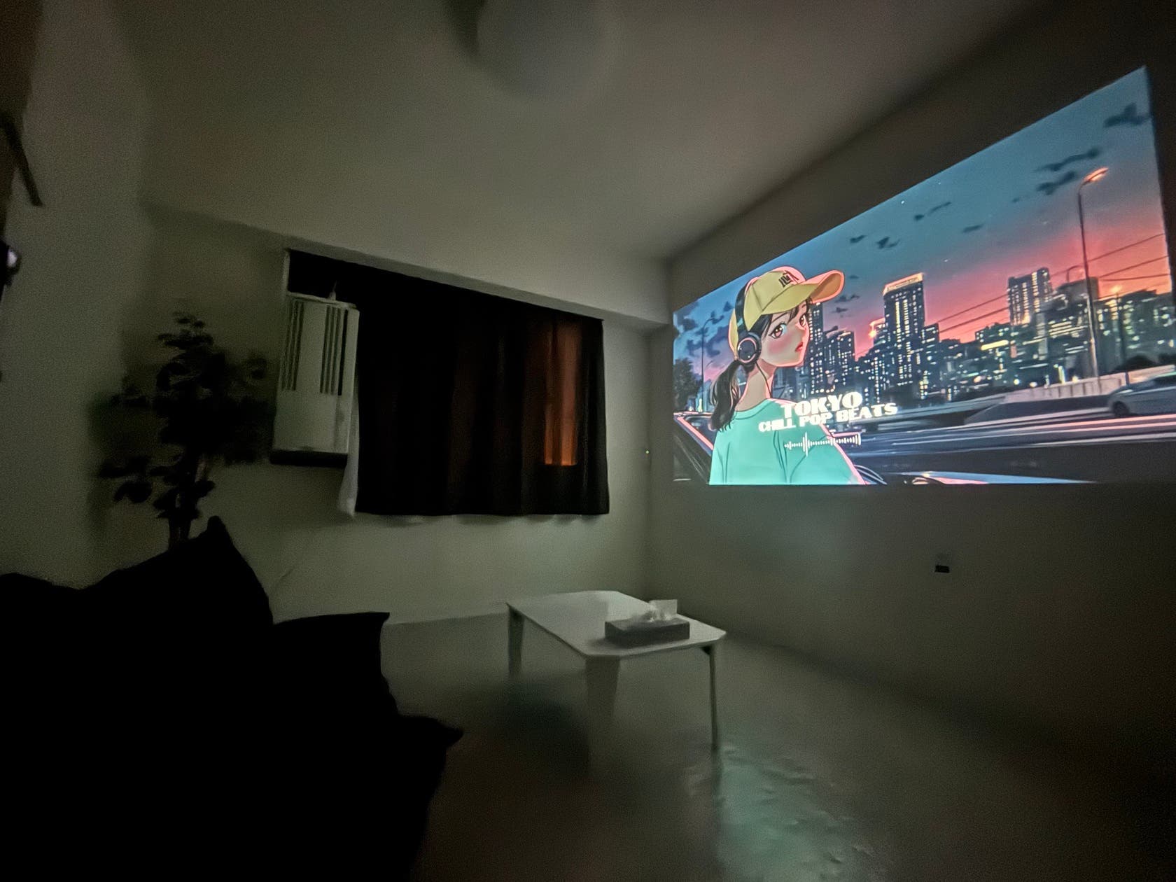 緊急リニューアルオープン❗️大画面プロジェクターで大迫力の映画見放題📺大人気ゲーム🎮完備‼️の写真1