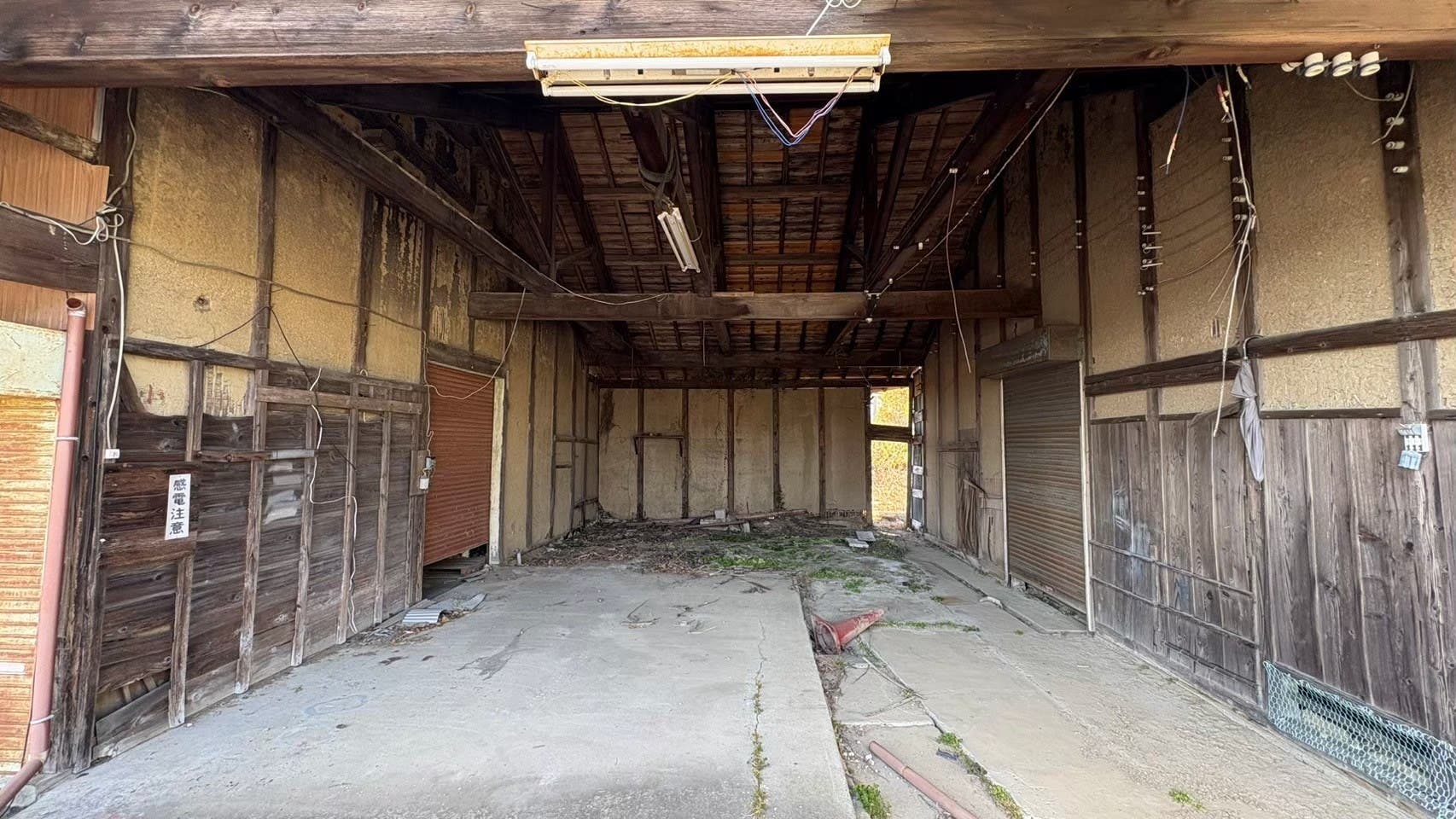 アジト設定やMVなどの撮影に　24時間撮影可能な元酒造廃墟の写真9