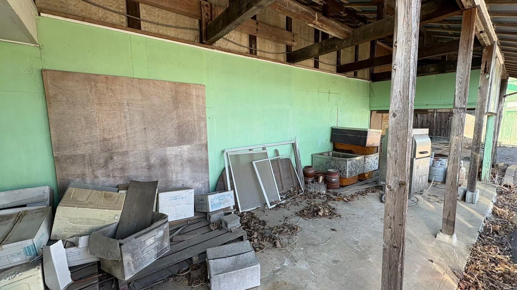 アジト設定やMVなどの撮影に　24時間撮影可能な元酒造廃墟の写真12