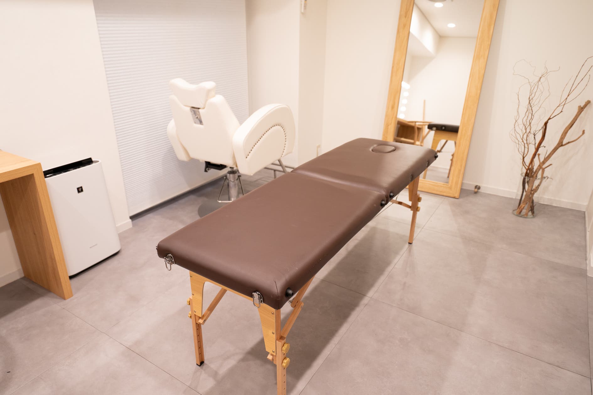 【OPEN割🎉最大30％】渋谷駅3分｜施術ベッド2台完備✨10分前後入退出OK⏰完全個室✨エステ・マッサージ・ヘアメイク・ヨガの写真6