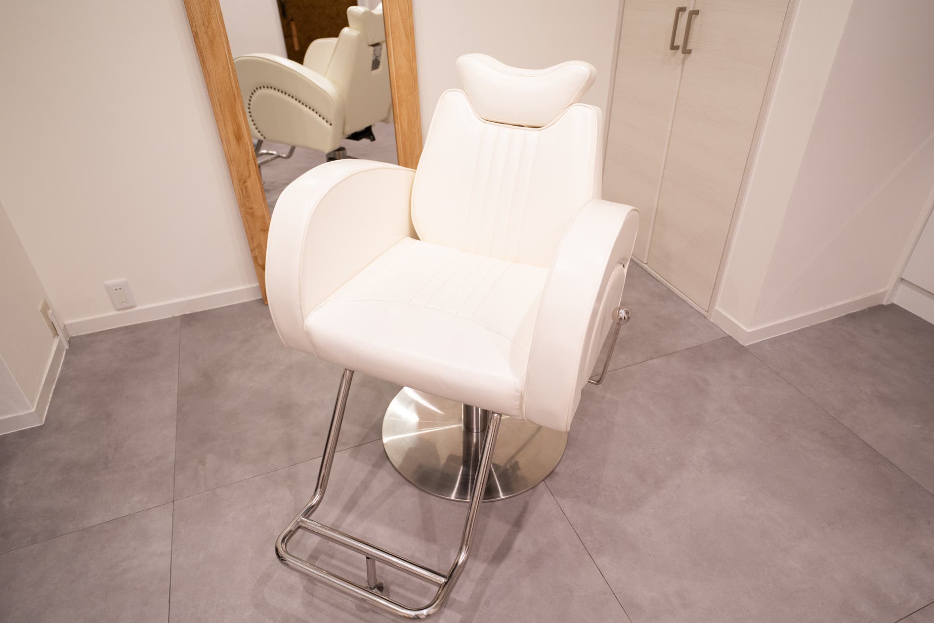 【OPEN割🎉最大30％】渋谷駅3分｜施術ベッド2台完備✨10分前後入退出OK⏰完全個室✨エステ・マッサージ・ヘアメイク・ヨガの写真9