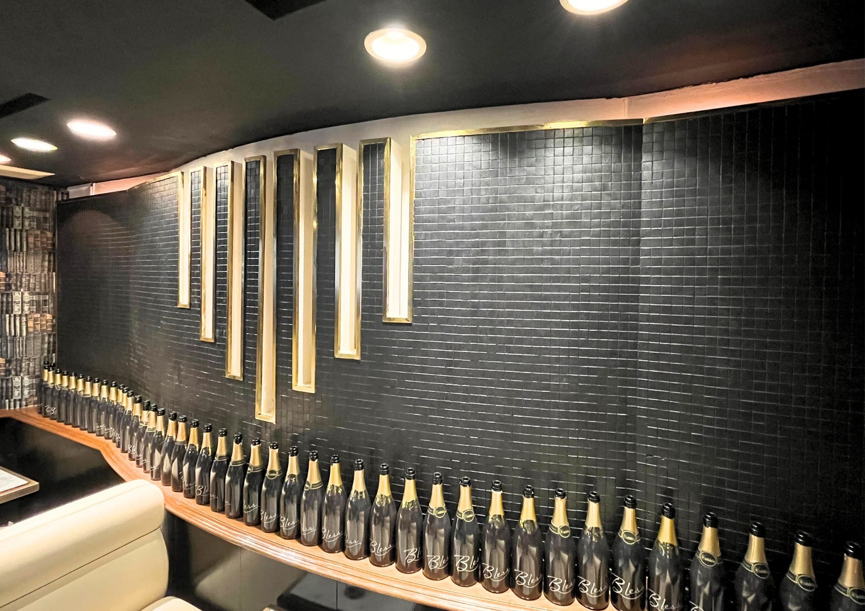 東心斎橋 BAR完全貸切/飲み放題オプション/カラオケ・ダーツ無料/心斎橋駅近/結婚式２次会の写真12