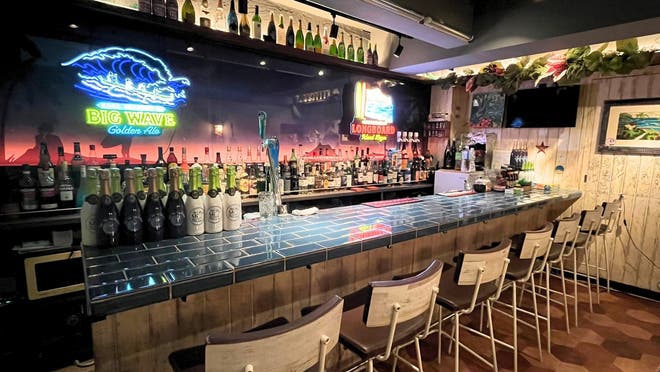 梅田駅から徒歩圏内/ハワイアンバイブスに包まれた隠れ家Bar/スタッフ常駐の写真1