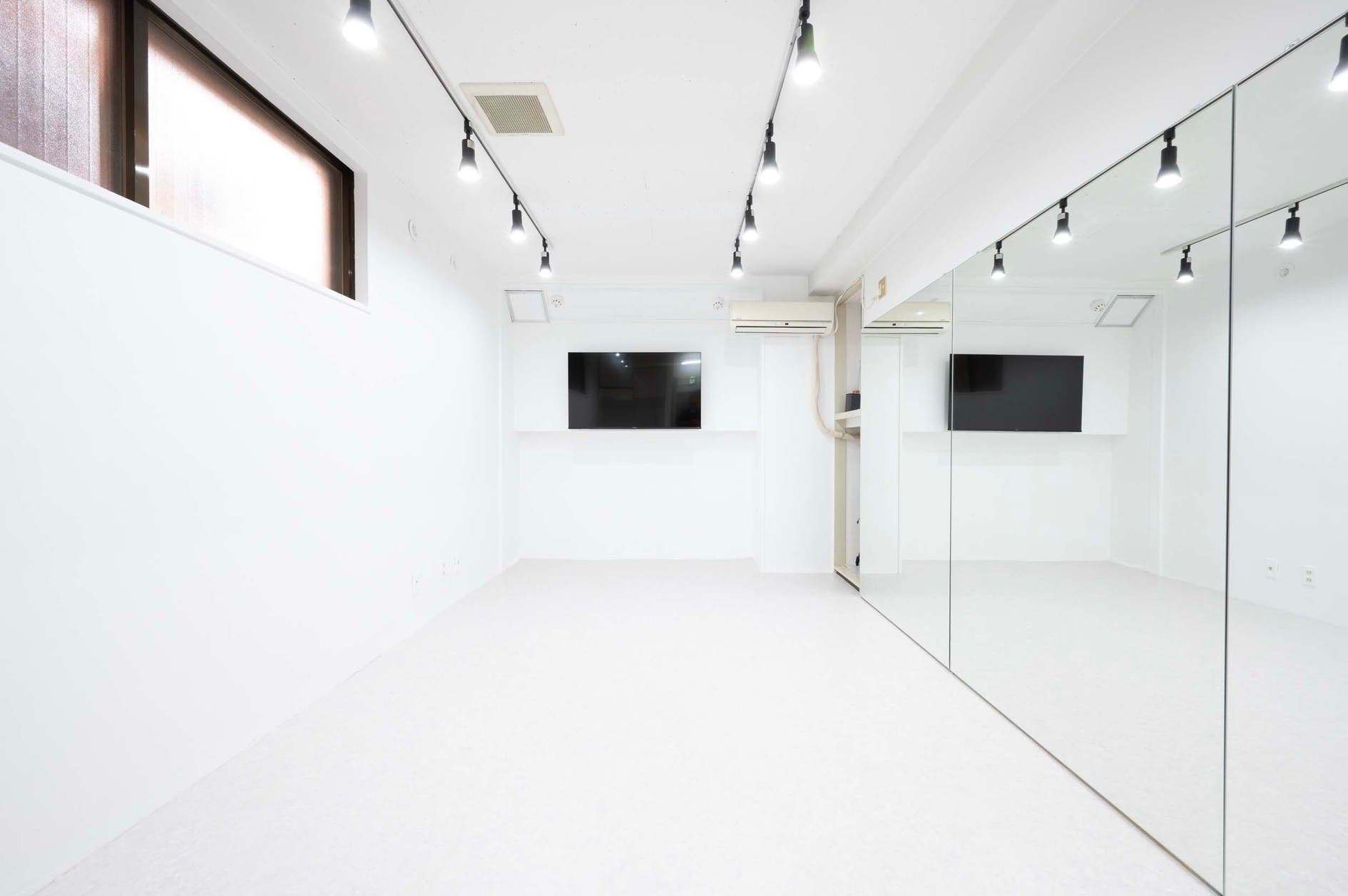 新規オープン✨吉祥寺徒歩6分人気スタジオ2号店！大型鏡・テレビあり/ヨガ/ダンス/武道/舞台など個人、少人数のレッスンの写真5