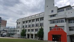 小学校跡地を活用したグランドでイベント利用の写真3