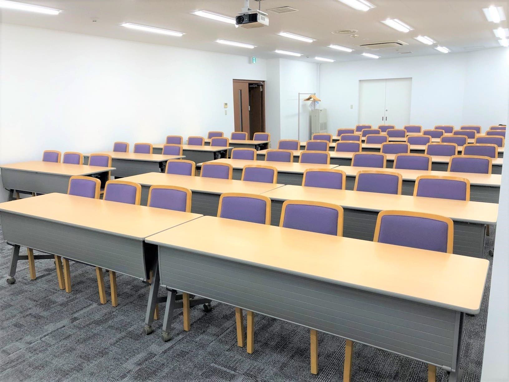 【リロの会議室 Forum S 3東洋海事ビル】会議室B+Cの写真1