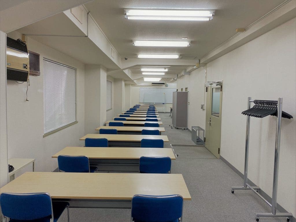 【リロの会議室 Forum S 佐野ビル】3階会議室の写真1