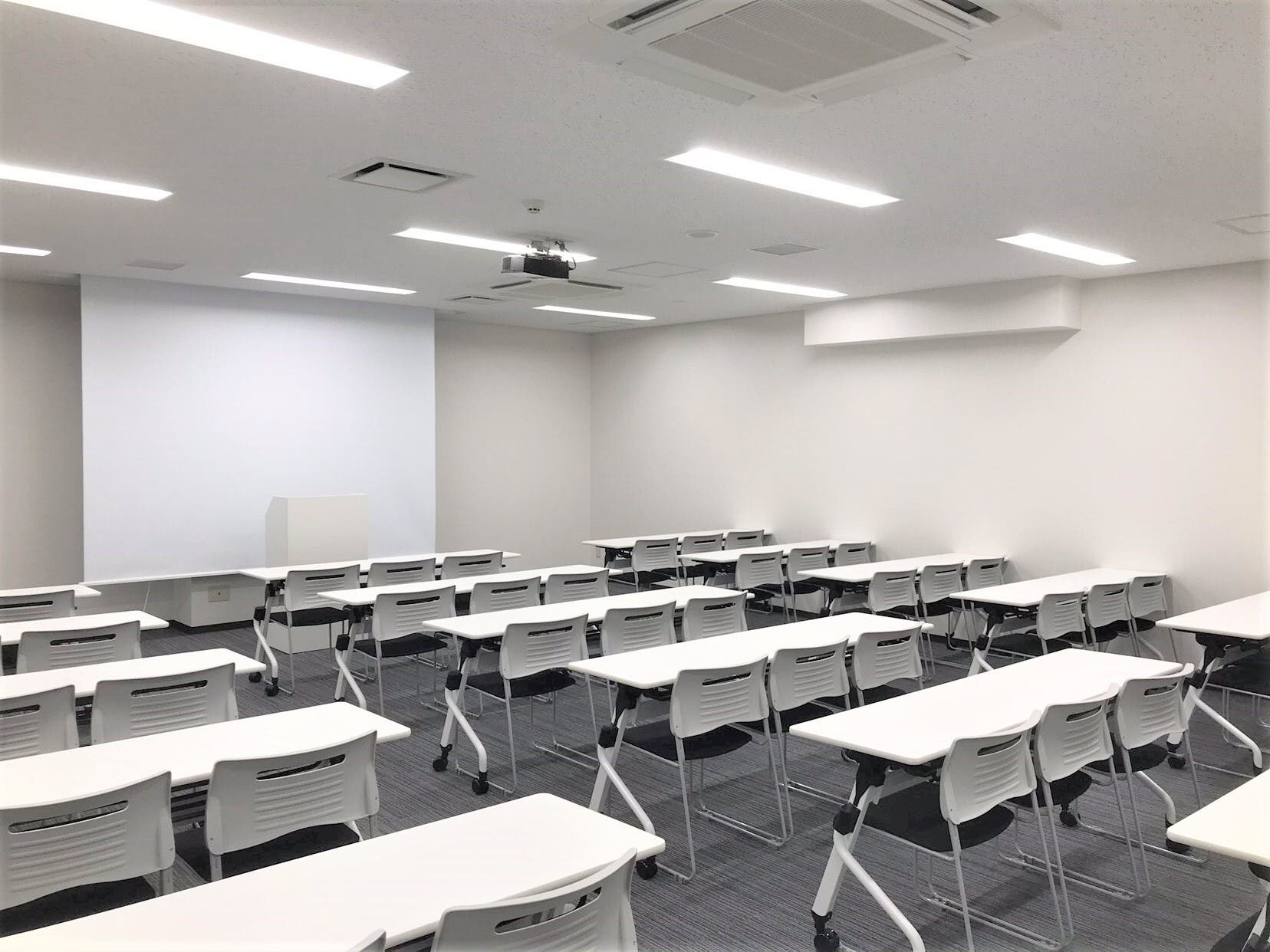 【リロの会議室 Forum S+ 内幸町】会議室Bの写真1