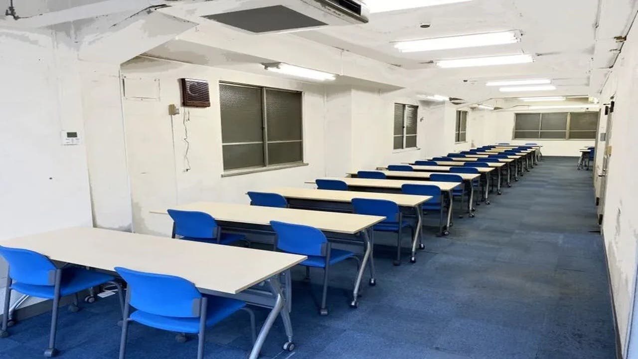 【リロの会議室 Forum S 佐野ビル】4階会議室の写真1