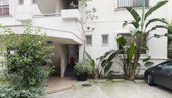 代官山駅徒歩1分|白壁×モルタル×無垢床。The TENTが運営する温かみとクールさを兼ね備えた都会的なレンタルスペースの写真3