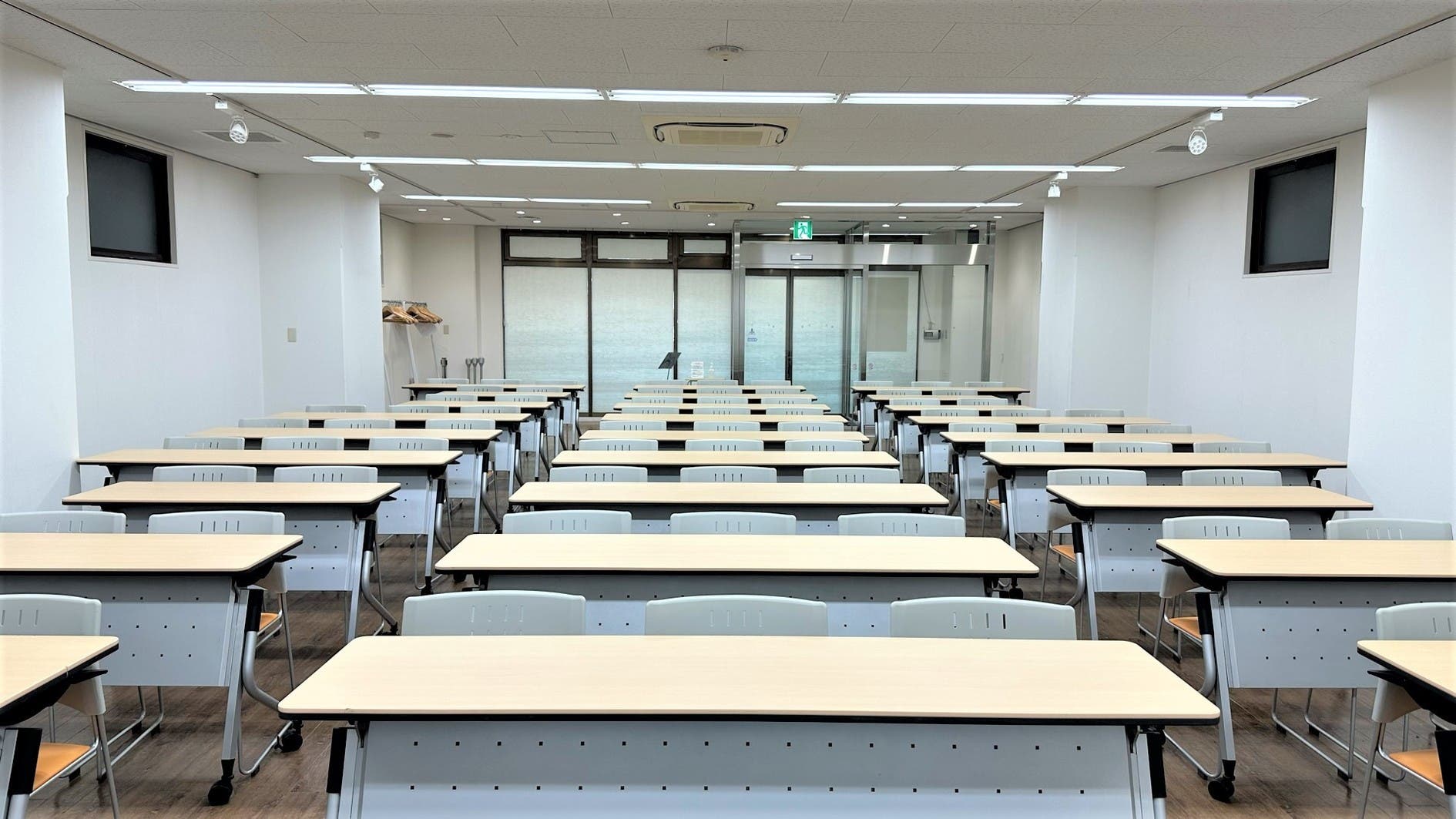 【リロの会議室 Forum S+ 西新橋】1階 会議室の写真3