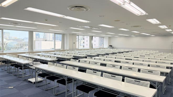 【リロの会議室 五反田KANPAIビル】大会議室の写真2