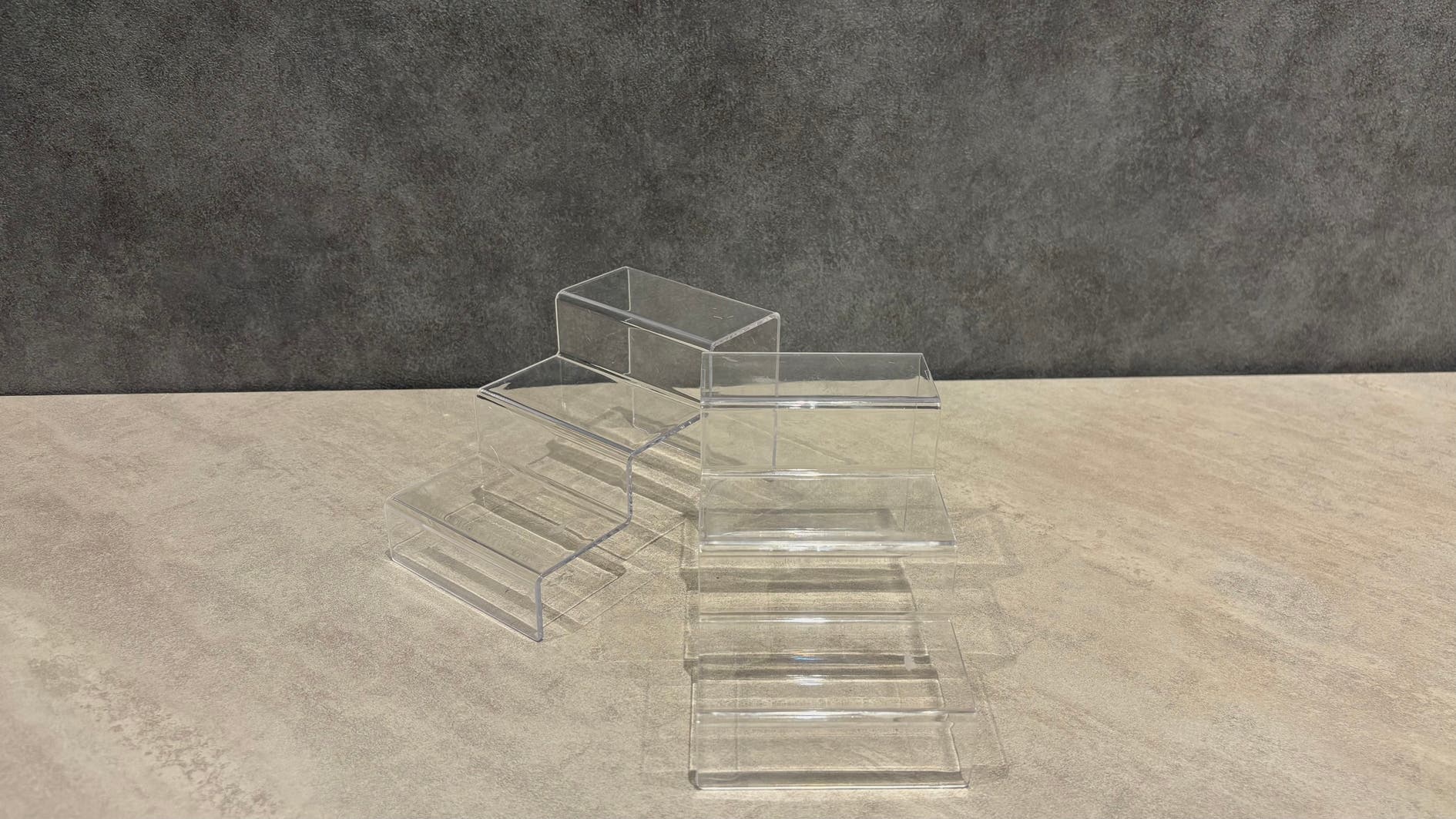 【推し活グッズ】ディスプレイスタンド３段の画像1