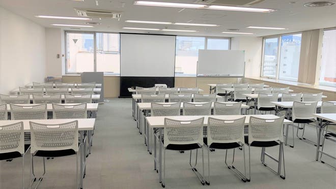 【リロの会議室 五反田KANPAIビル】中会議室の写真7