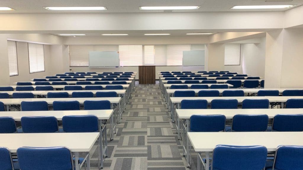 【リロの会議室 水道橋 4階】4階 会議室の写真1