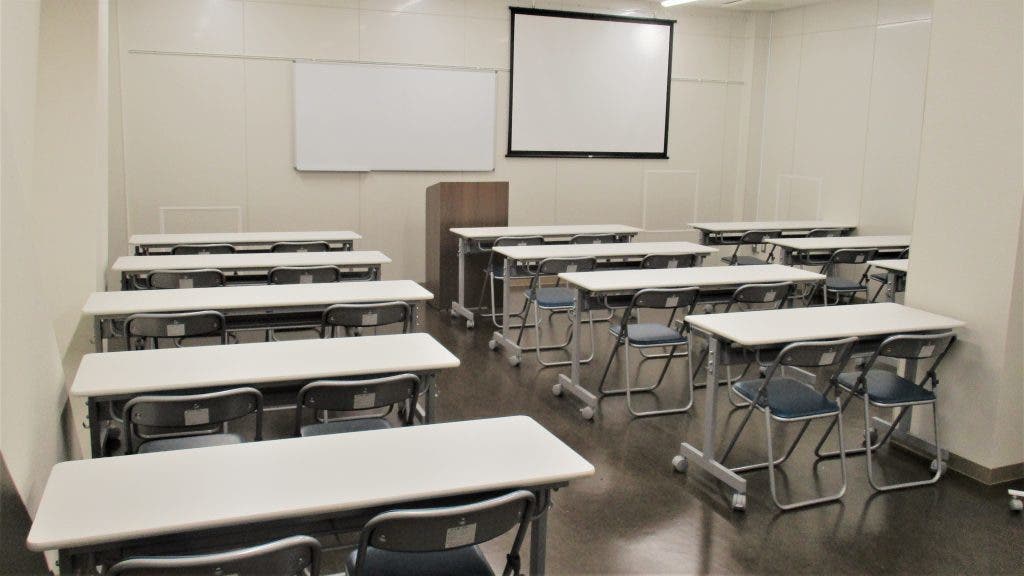 【リロの会議室 用賀大東京ビル】地下1階 会議室の写真1