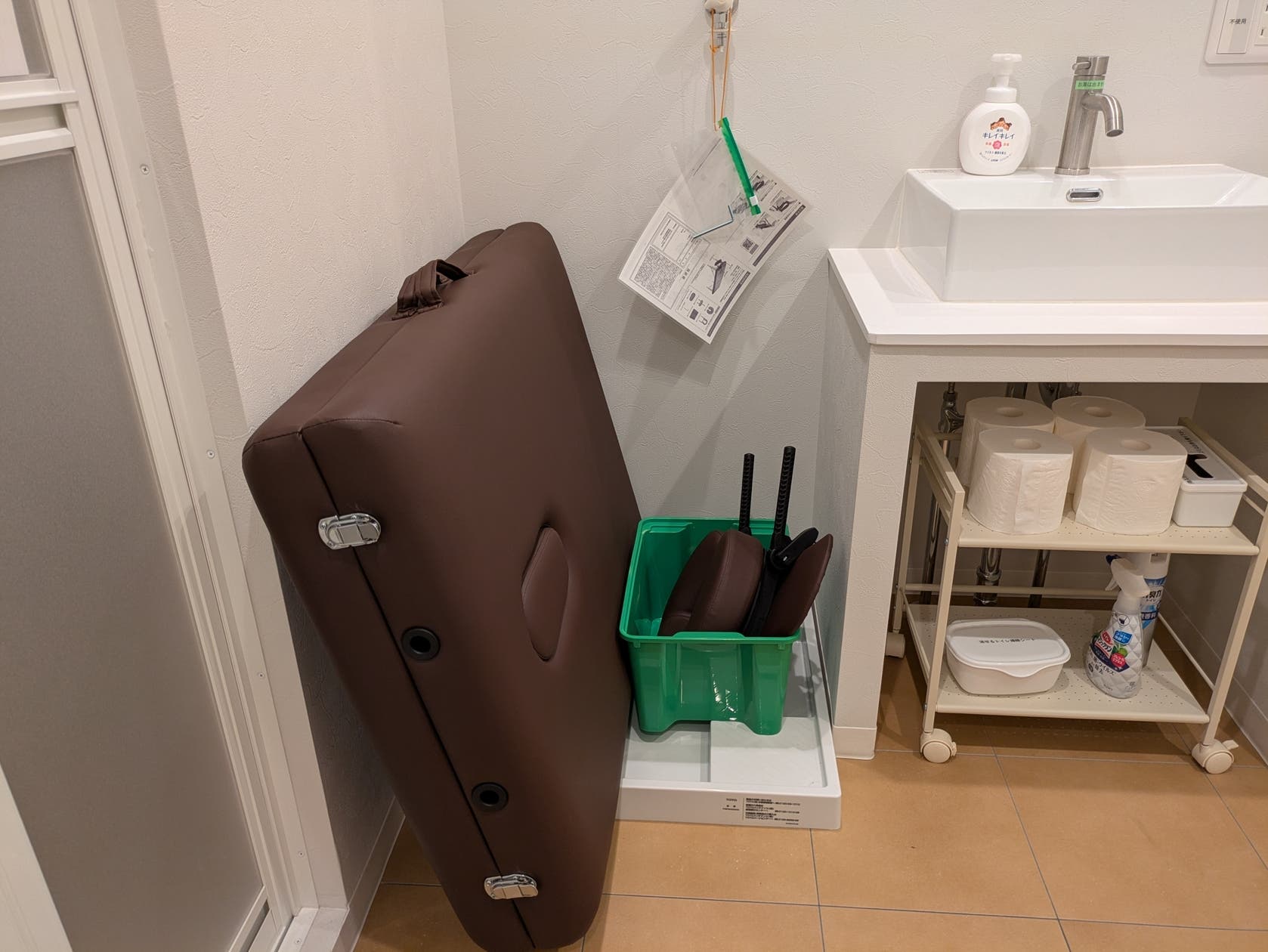 【松戸駅4分🚶】土日祝日も同料金実施中💡リノベで綺麗✨ダンス・ヨガ・会議・教室・セミナー・撮影・整体・エステ・コスプレの写真10