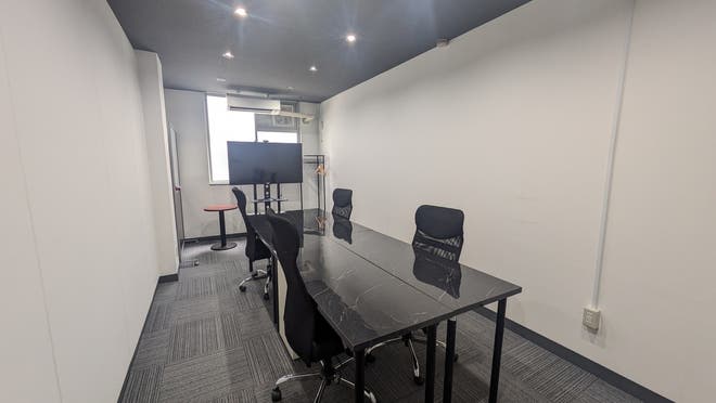 広瀬通 4名【5階5-C会議室】黒を基調とした上質空間✨会議も応接も叶う居心地の良いお部屋ですの写真1