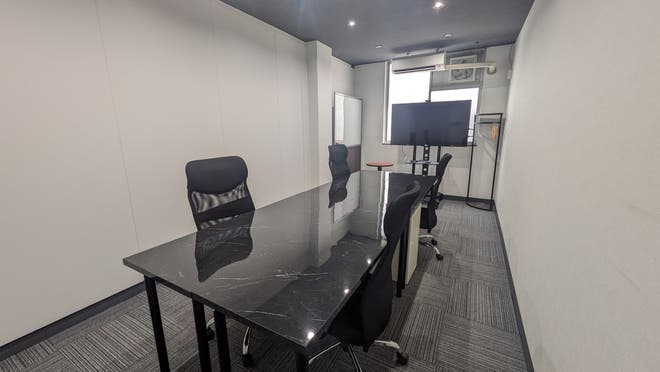 広瀬通 4名【5階5-C会議室】黒を基調とした上質空間✨会議も応接も叶う居心地の良いお部屋ですの写真3