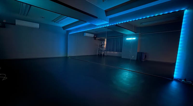 伏見駅徒歩5分　練習や撮影向きなオシャレなダンススタジオ