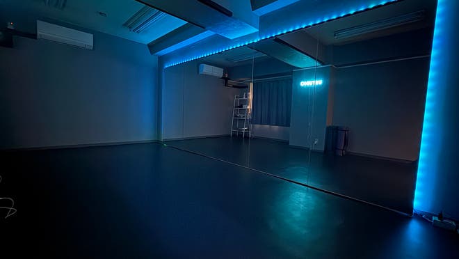 伏見駅徒歩5分 練習や撮影向きなオシャレなダンススタジオの写真1