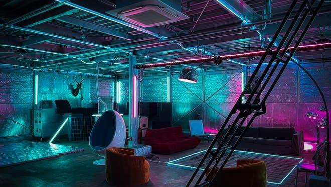 近未来的などこか退廃的な世界観が形成された撮影スタジオ 250㎡ | 雑色駅徒歩15分 | #廃墟#アパレル#ハウススタジオの写真1