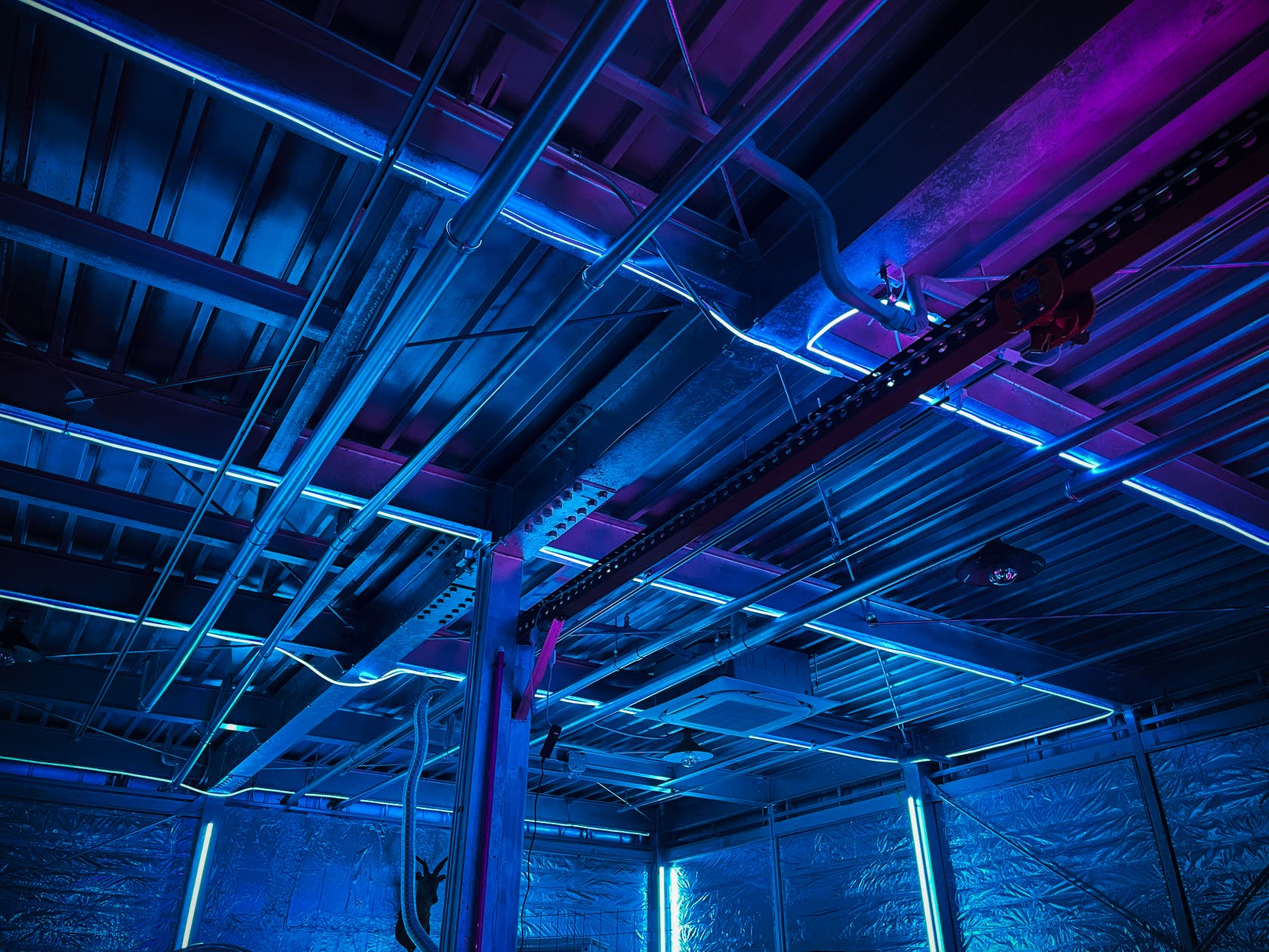 近未来的などこか退廃的な世界観が形成された撮影スタジオ 250㎡ | 雑色駅徒歩15分 | ＃廃墟＃アパレル＃ハウススタジオの写真6