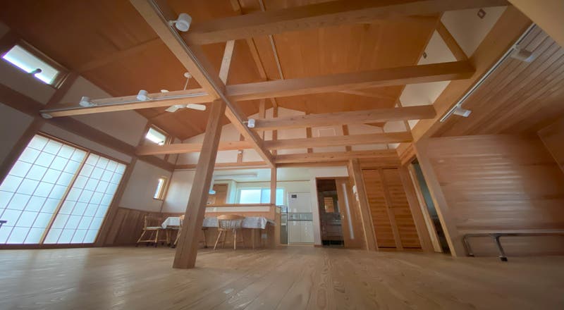 舞浜テーマパークまでバスで22分。戸建て1棟貸切利用。 飲食可。バリアフリー。駐車場２台完備 、バス停も目の前
